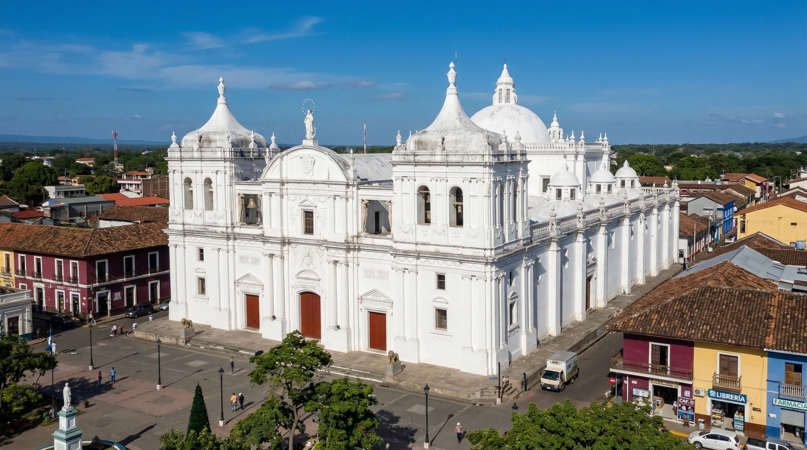 Transporte de carga de León a Antigua Guatemala | Control Terrestre